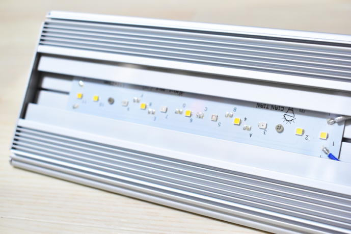 通販の定番ライト！「アクロ TRIANGLE LED GROW 600」レビュー – アクアハーミット